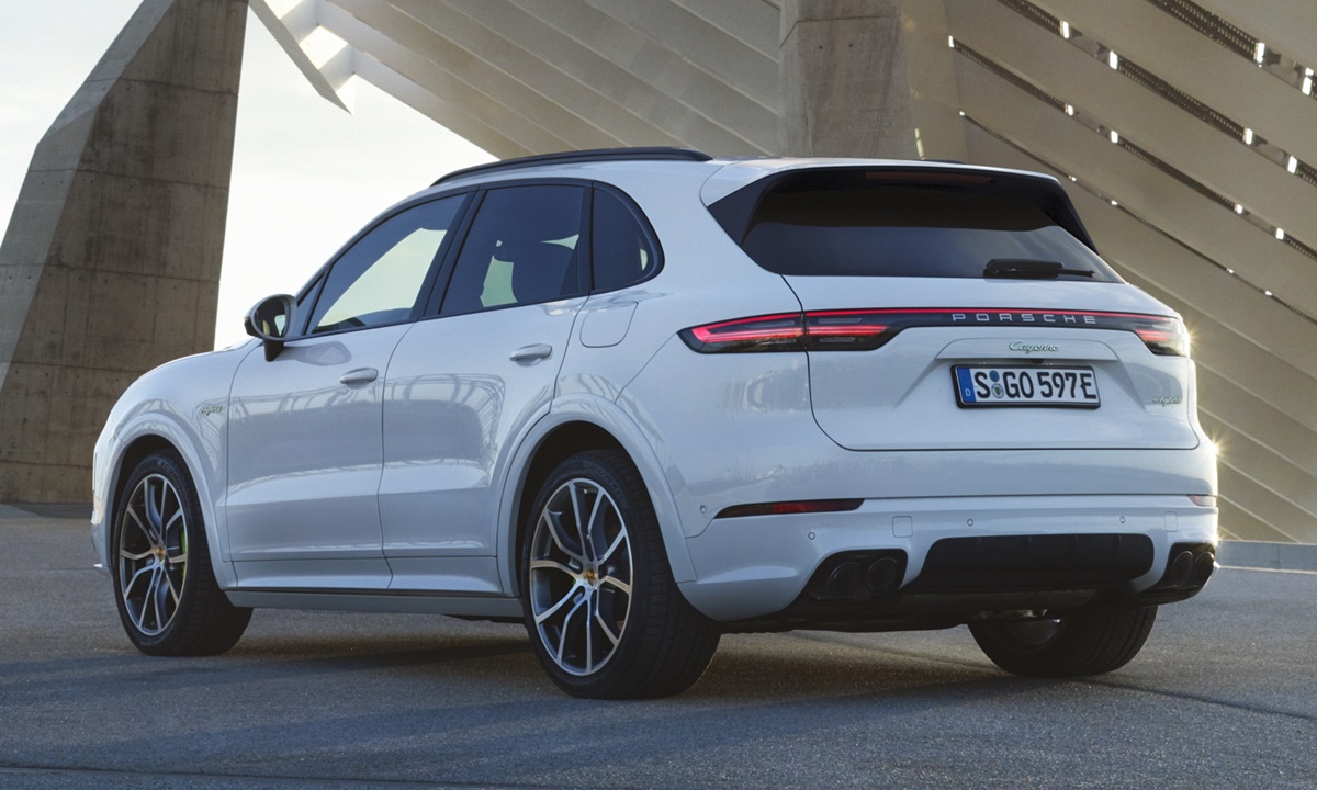 เจาะรถเด่น!! Porsche Cayenne SUV พรีเมี่ยมเจนใหม่ บุกไทย 13 กันยายนนี้ | AUTODEFT ข่าวรถยนต์ ...